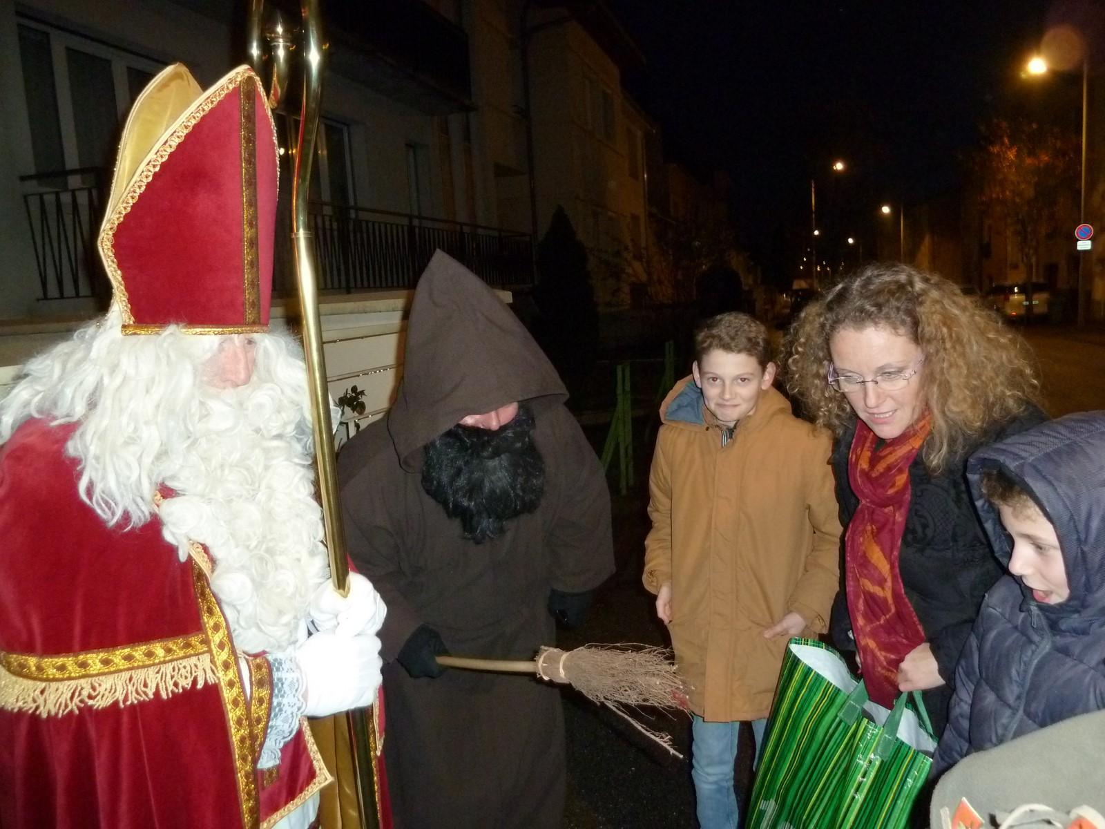 Visite de Saint-Nicolas par le conseil de quartier du Centre | Essey ...
